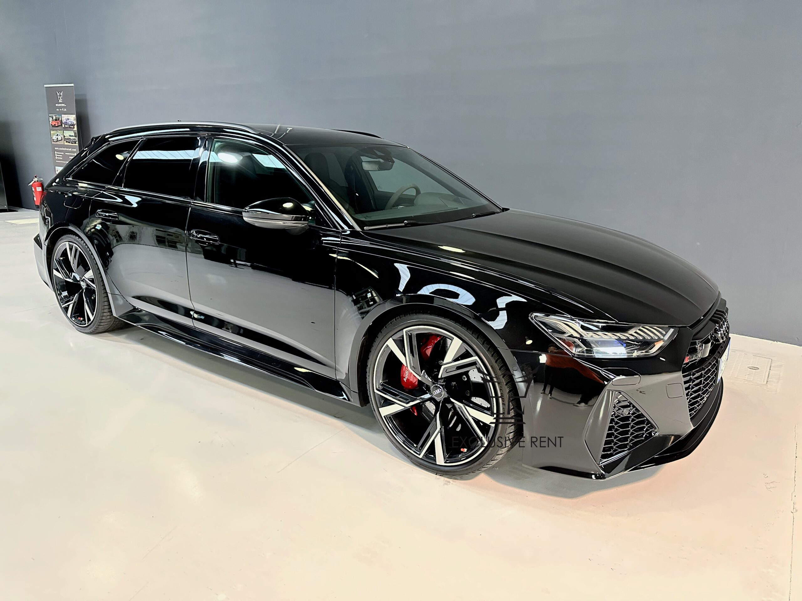 Audi RS6 Avant Rental | Exclusive Rent