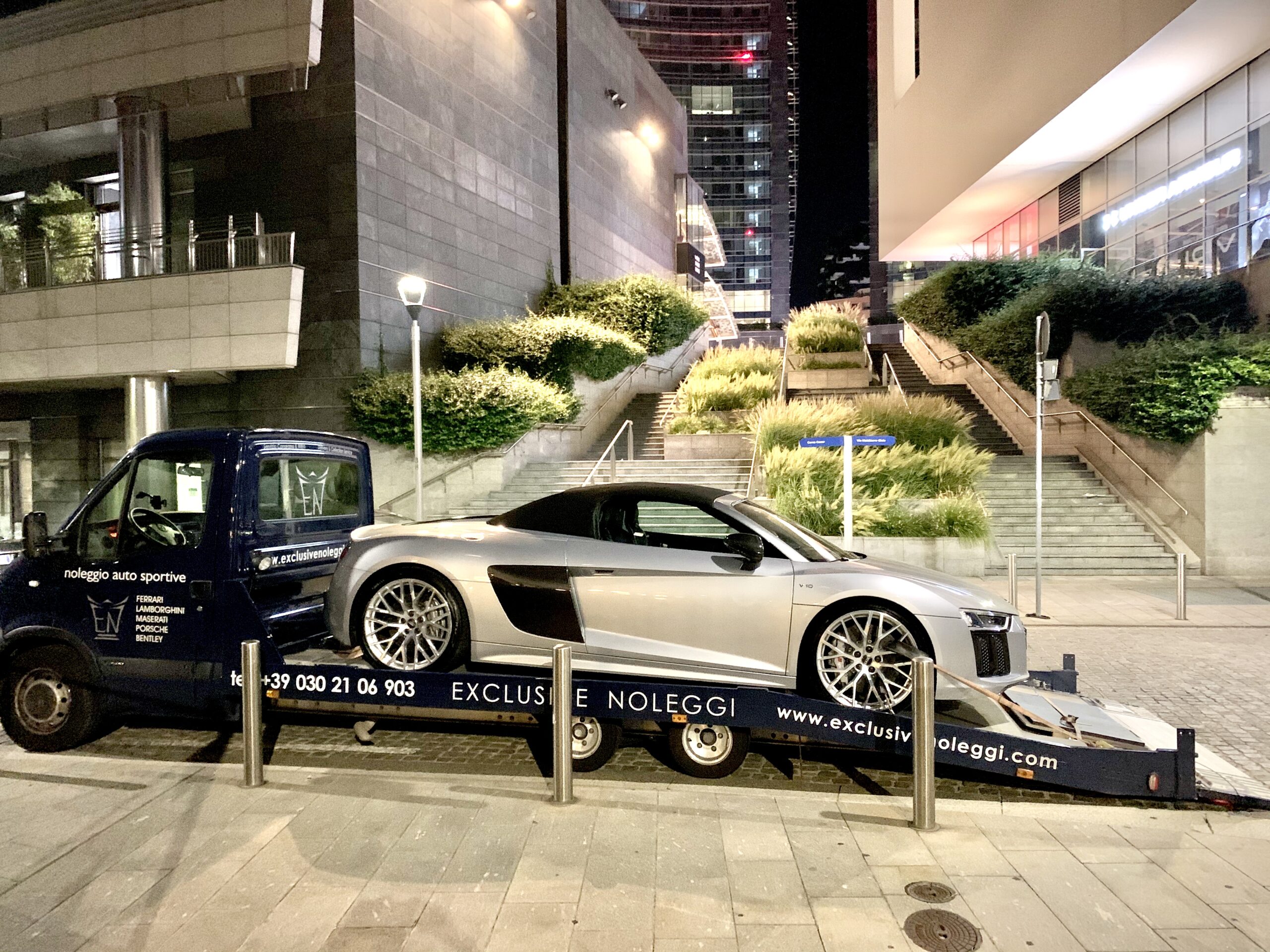 Consegna e Ritiro Auto di Lusso a Domicilio